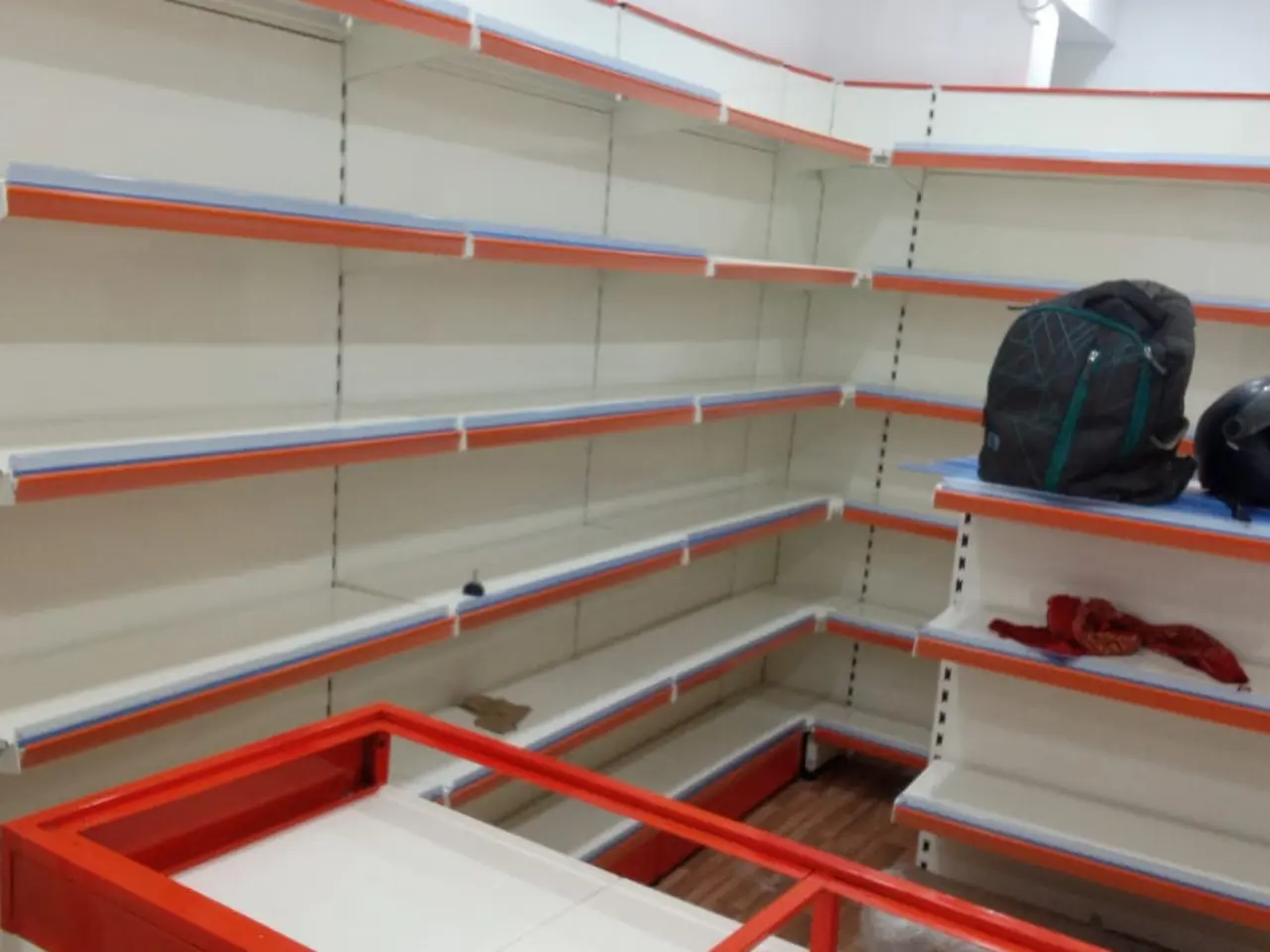 Pharmacy Display Racks Installation in Raipur